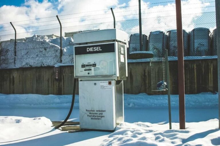 Biosolar: Pengertian, Jenis, Manfaat, & Proses Pembuatan