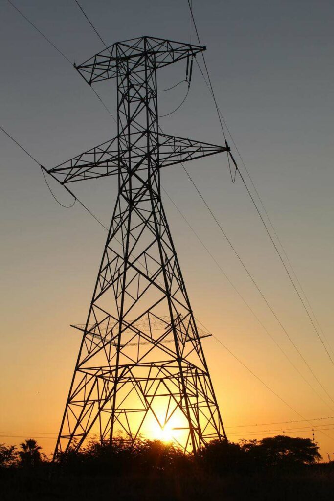 SUTET Sebagai Media Transmisi Energi Listrik Jarak Jauh
